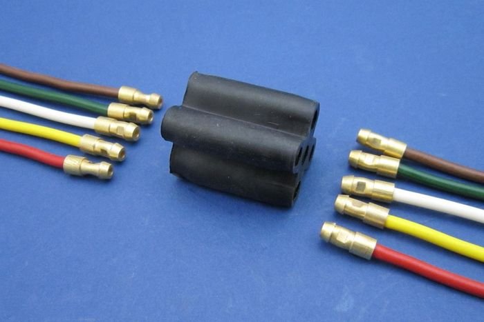 The distinct varieties of lithium battery connectors